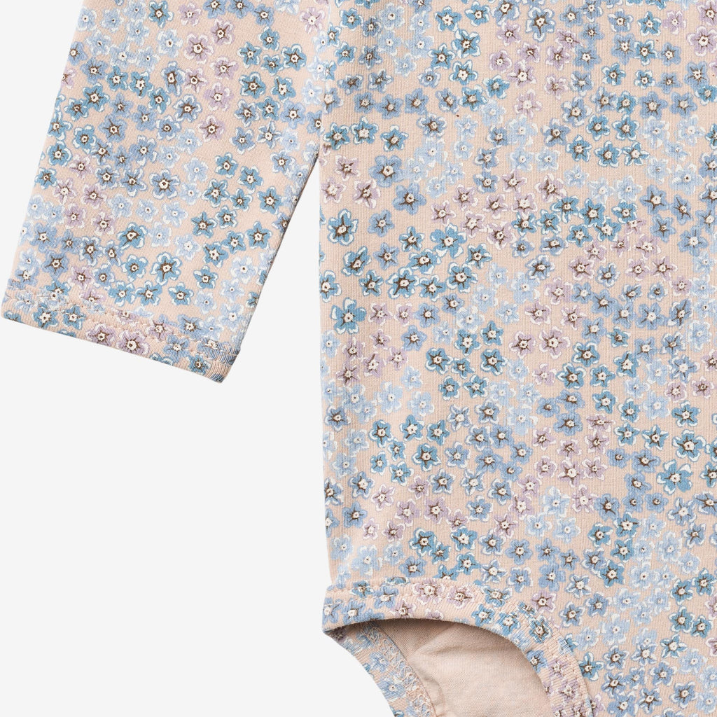Body L/S Liv - powder blue flowers – Wheat.eu